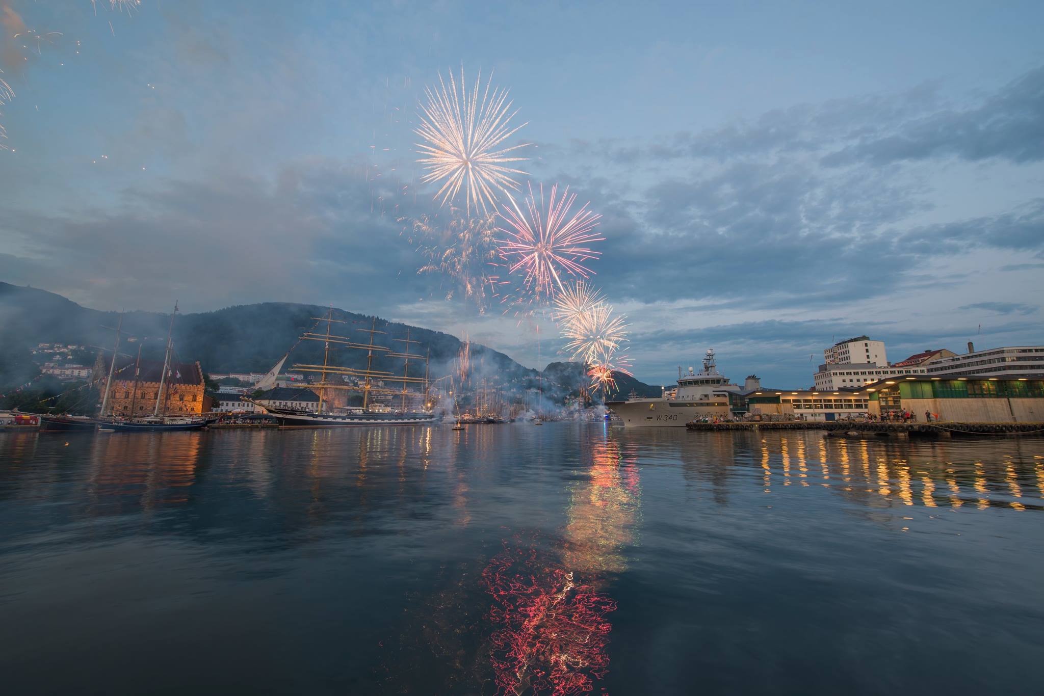 Profesjonelt fyrverkeri - Engelsrud fyrverkeri til enhver anledning